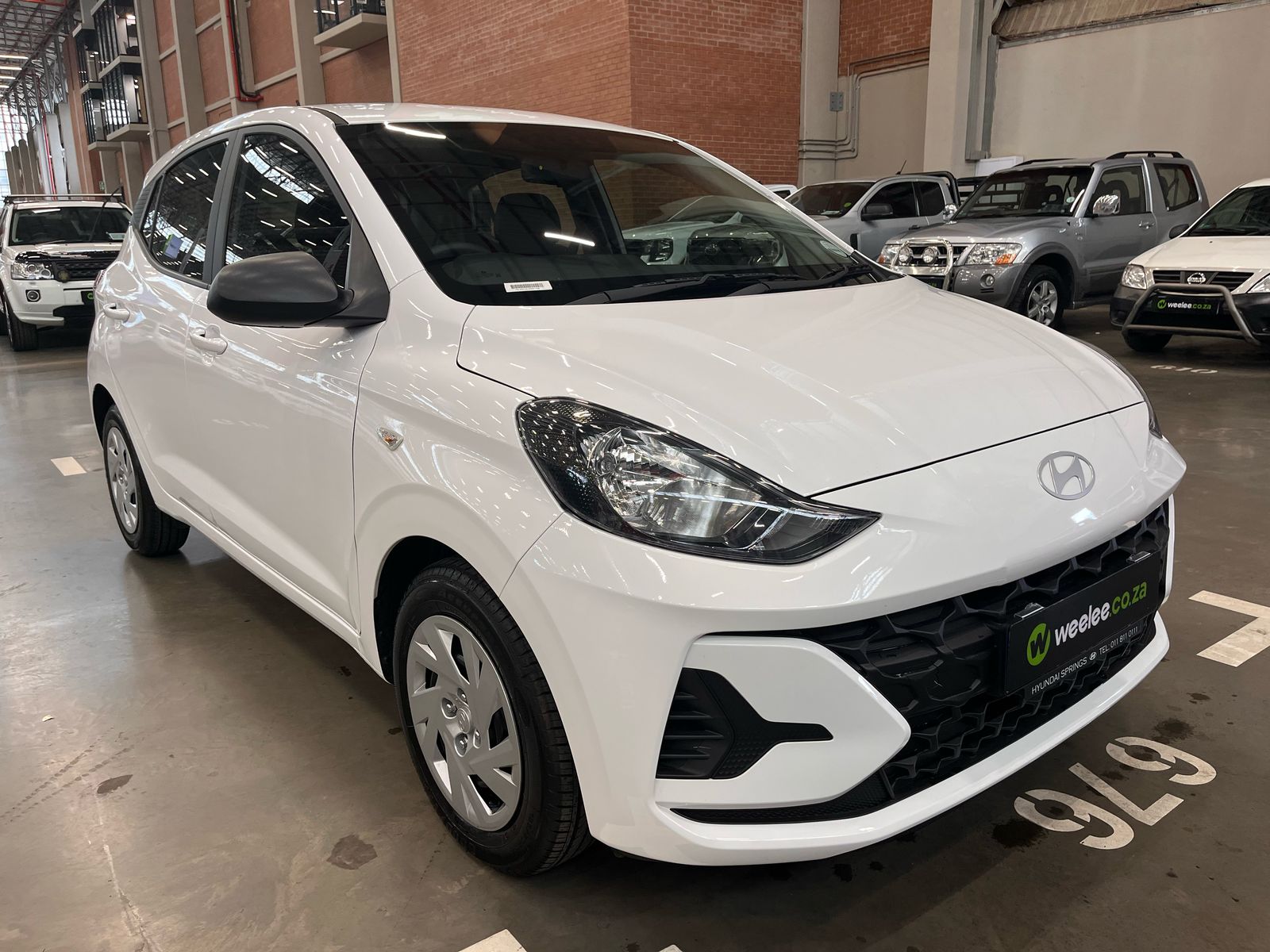 2024 Hyundai Grand i10 1.0 Motion Q2FyTGlzdGluZzo0MTM2Mzg R224900 | Avo ...