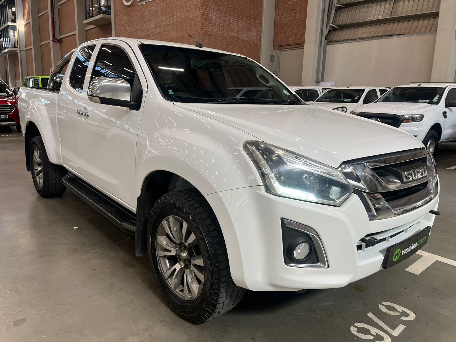 2017 Isuzu KB 300 D-TEQ LX 130 kW Extended Cab Auto ...
