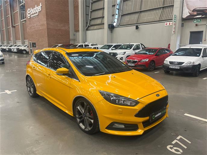 2016 Ford Focus 2.0 Ecoboost ST3 5 Door Q2FyTGlzdGluZzozOTgzMjE R279900 ...