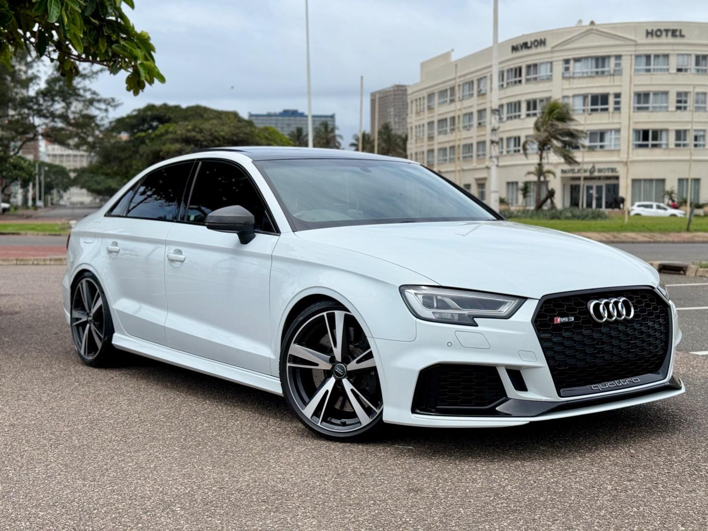 2018 Audi RS3 2.5 S-tronic Q2FyTGlzdGluZzo0MDAyMzA R699900 | Avo Auto