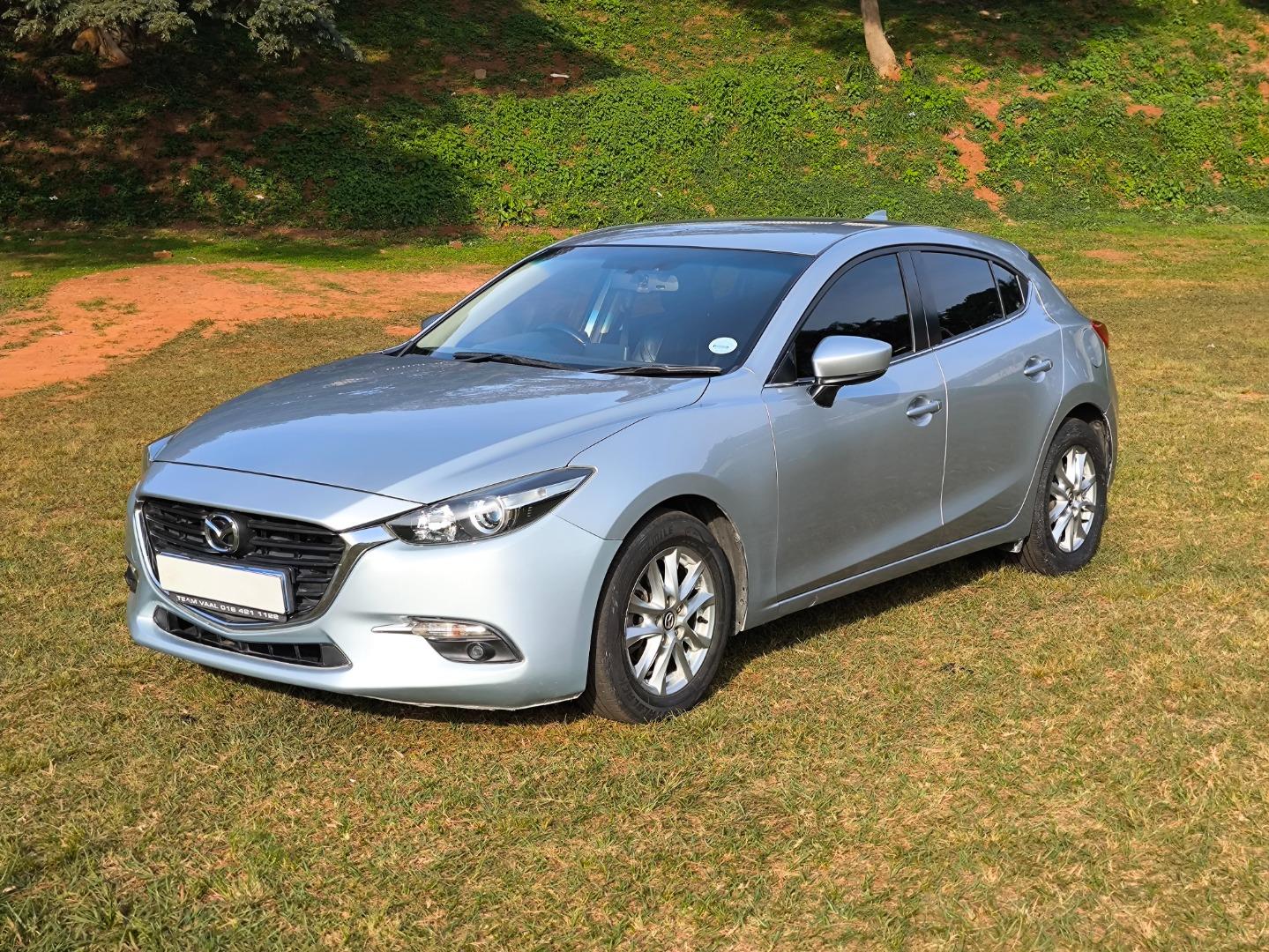 2017 Mazda 3 1.6 L Dynamic Hatch Q2FyTGlzdGluZzo0NjY3NTg R199990 | Avo Auto