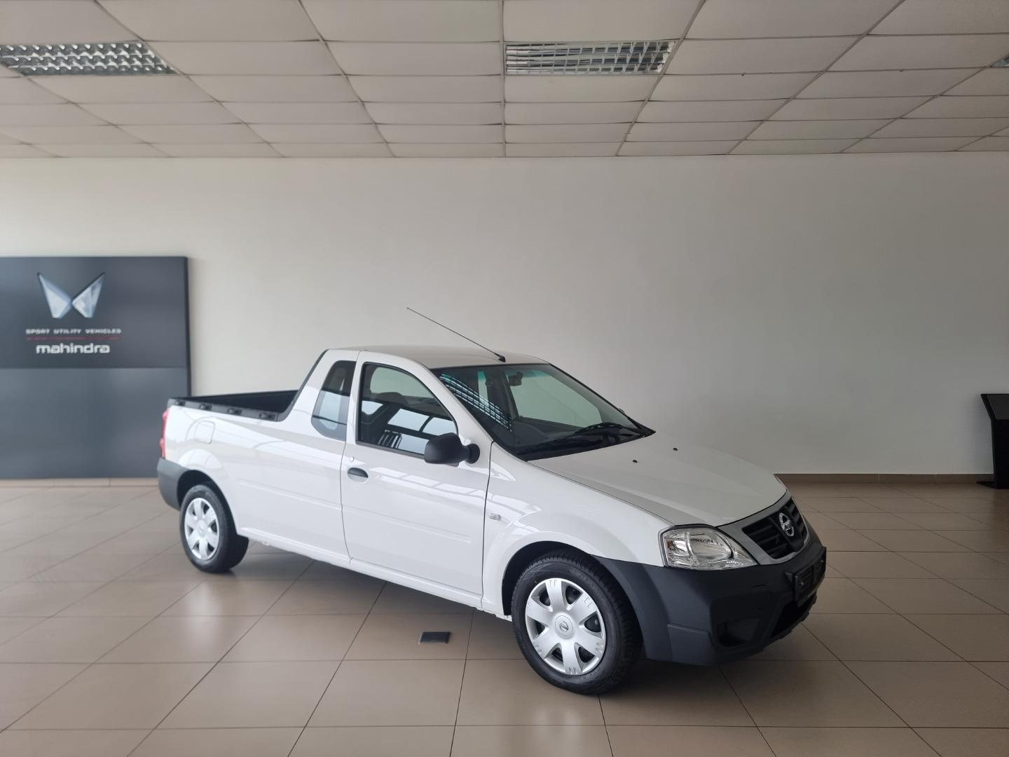 2025 Nissan NP 200 NP200 1.6i Pack Q2FyTGlzdGluZzozMjc4NzM R275900 ...