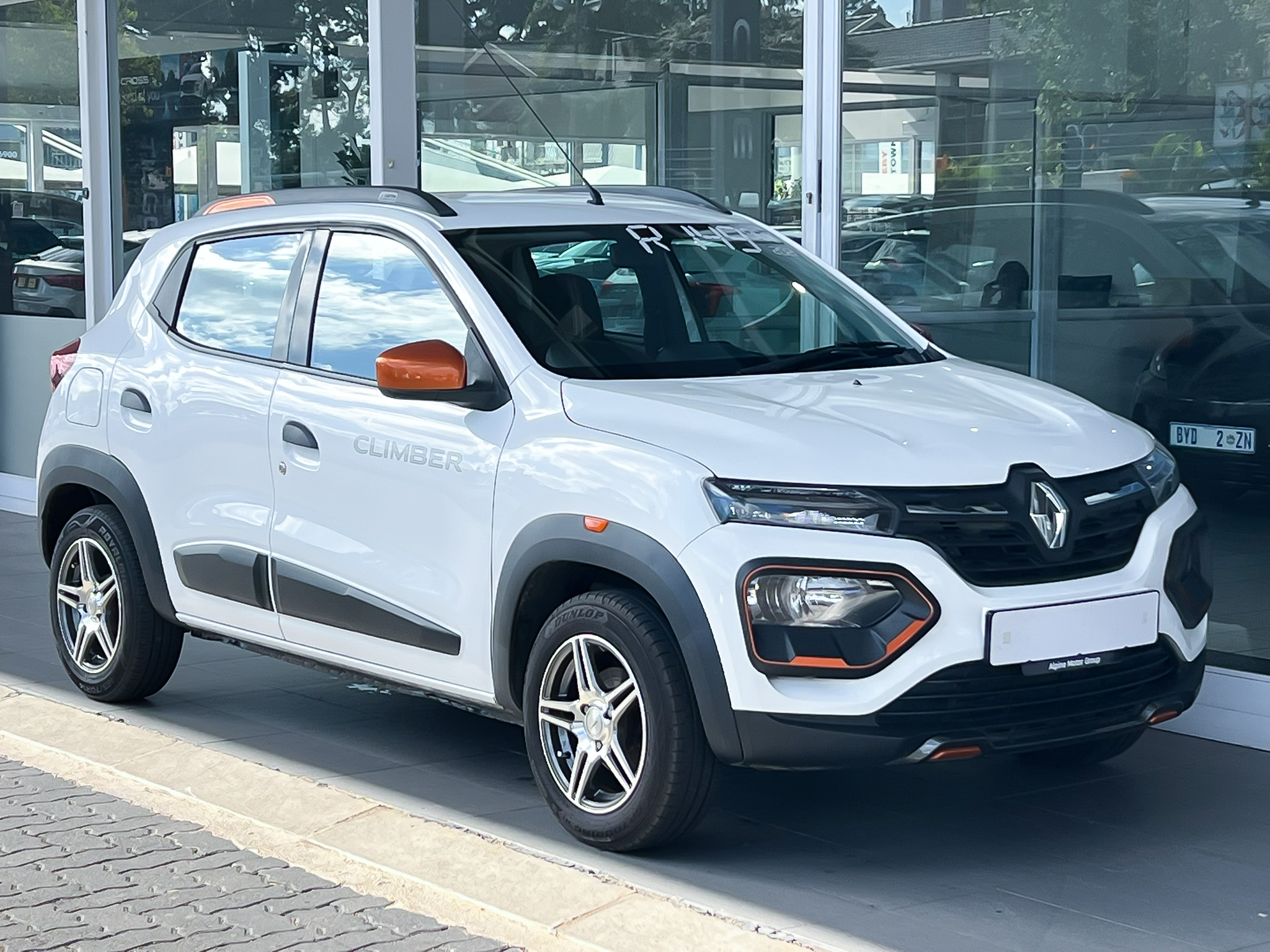 2021 Renault Kwid 1.0 Climber 5 Door Q2FyTGlzdGluZzozODk2OTQ R149900 ...