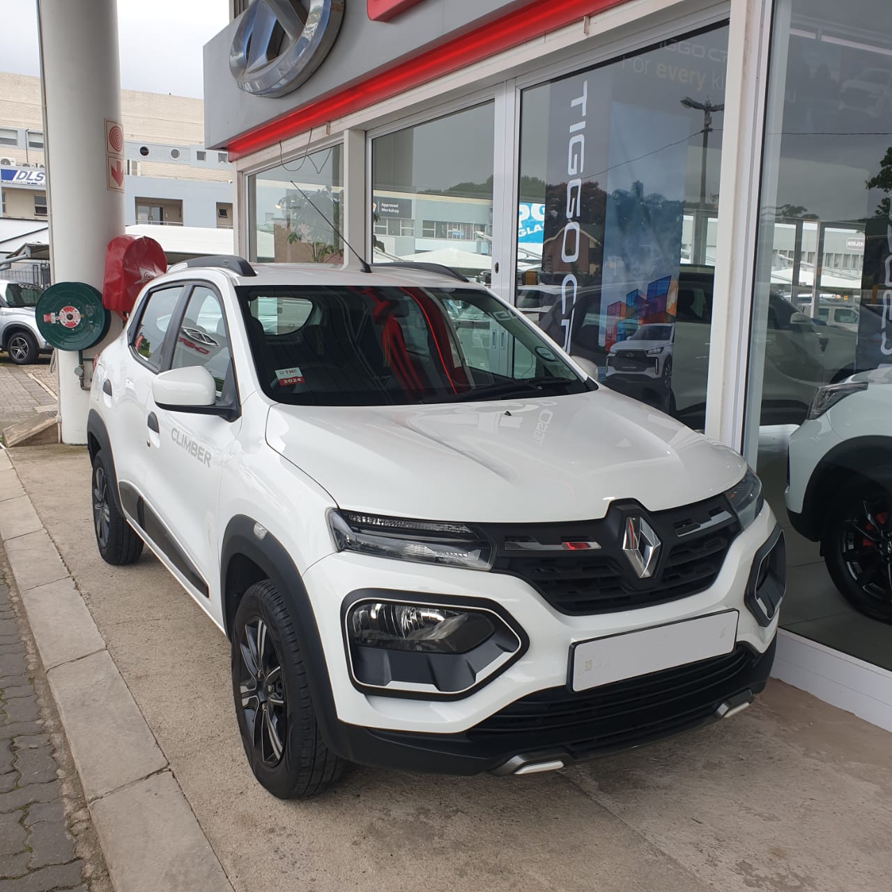 2022 Renault Kwid 1.0 Climber 5 Door Q2FyTGlzdGluZzozOTYzMTg R149900 ...