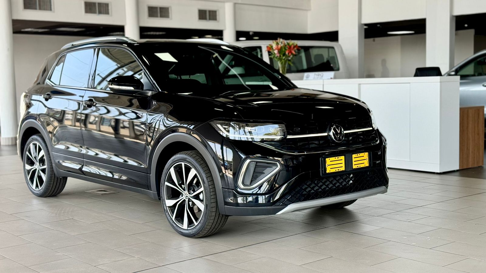2024 Volkswagen VW T-Cross TSi 1.0 R-Line Q2FyTGlzdGluZzozNDIxNTI ...