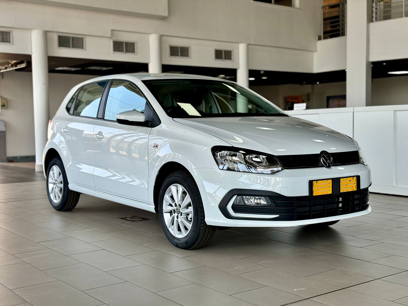 2025 Volkswagen VW Polo Vivo 1.6 Hatch Style Q2FyTGlzdGluZzozOTk5NTk ...
