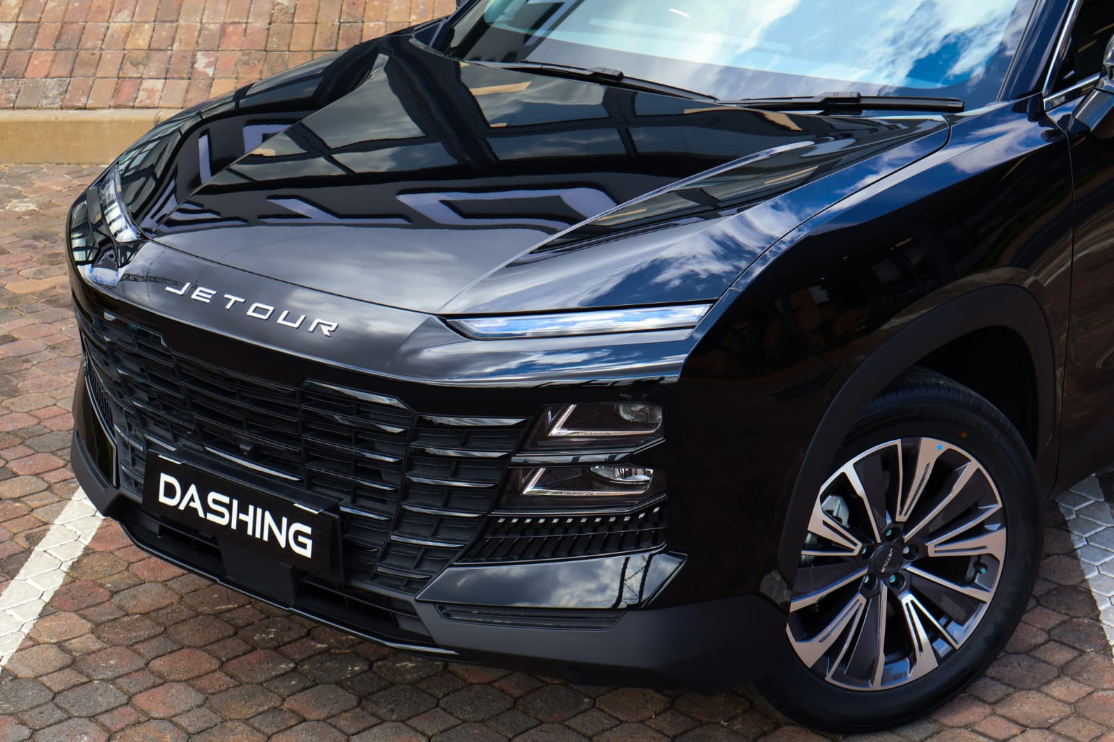 2025 Jetour Dashing 1.5T Deluxe Q2FyTGlzdGluZzo0OTYxMjQ R469900 | Avo Auto