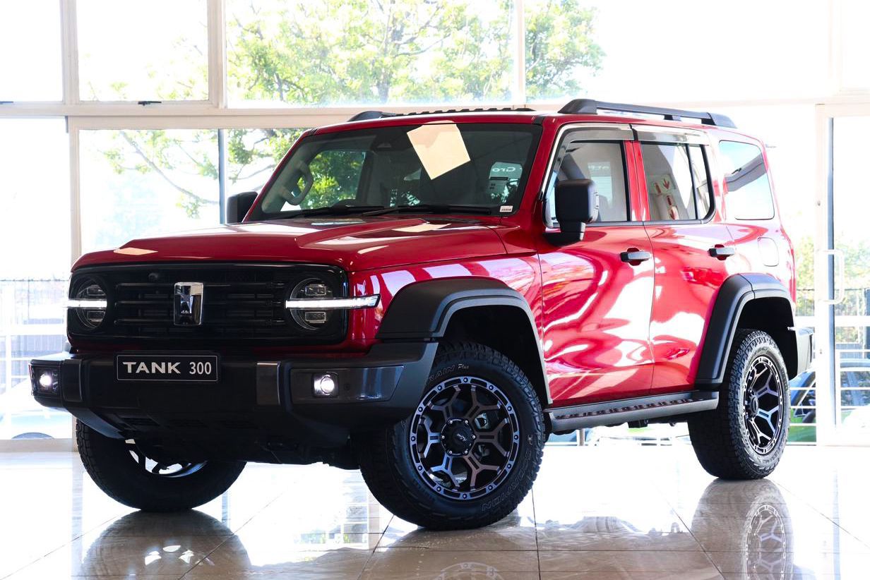2025 GWM Tank 300 2.0T Super Luxury Auto 4x4 Q2FyTGlzdGluZzozOTA0NjE ...