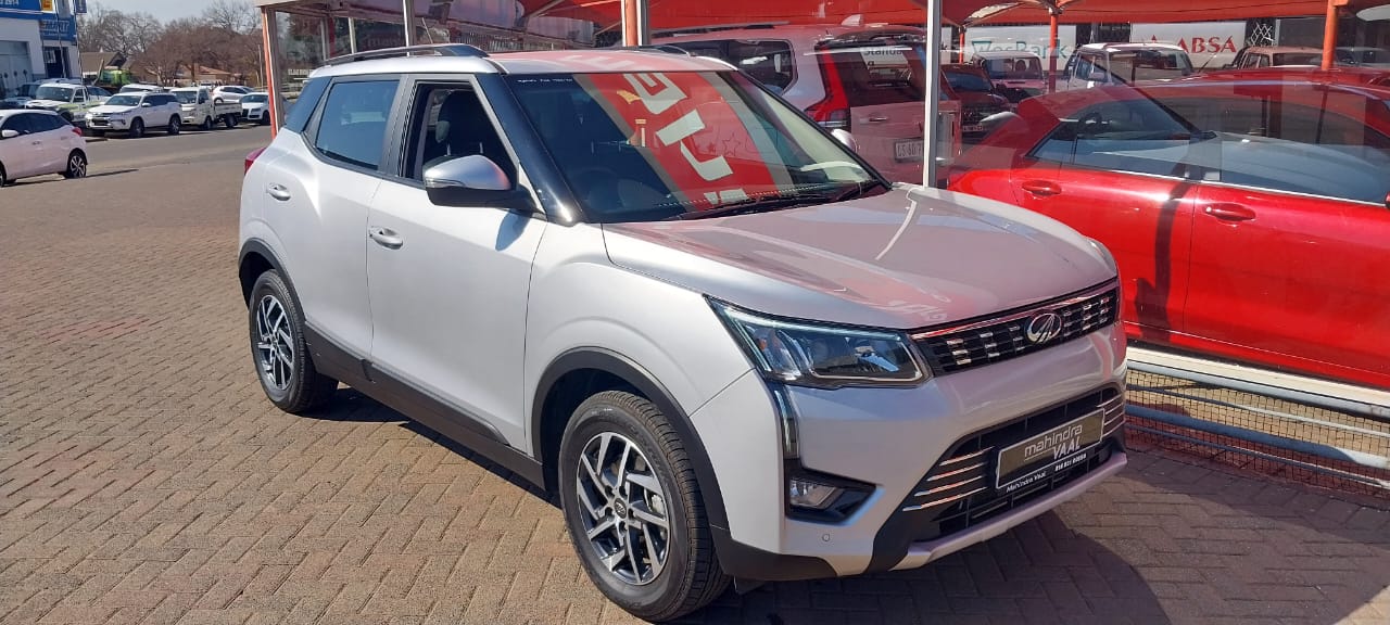 2023 Mahindra XUV 300 1.5D W8 Q2FyTGlzdGluZzo0MjY2MDM R299900 | Avo Auto