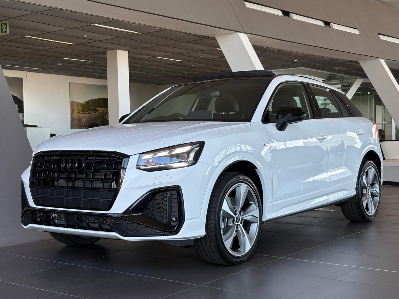 2025 Audi Q2 35 TFSi Black Edition Tiptronic Q2FyTGlzdGluZzo0MzgyNTY R735880 | Avo Auto