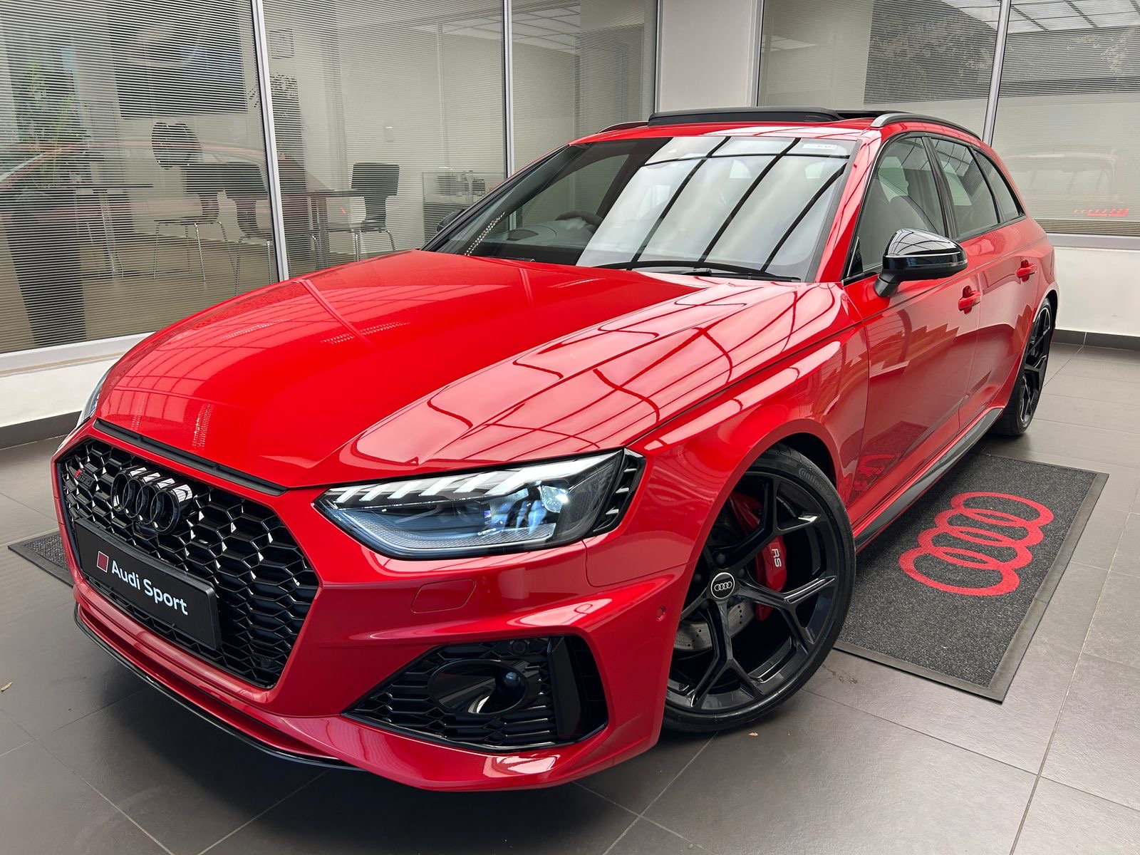 2025 Audi RS4 Avant Quattro Tiptronic Q2FyTGlzdGluZzo0NTA1MzQ R1827950 ...