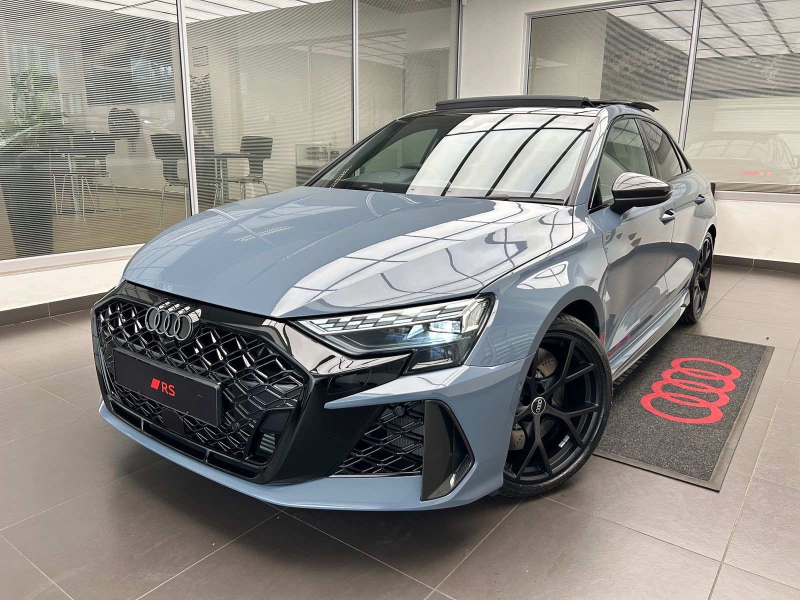 2025 Audi RS3 Quattro S-tronic Carbon Edition Q2FyTGlzdGluZzo0Njk4MjA ...