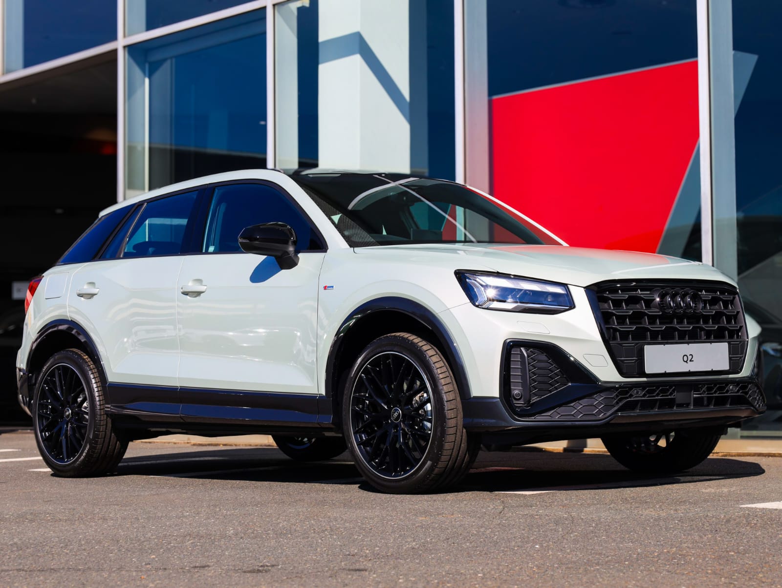 2025 Audi Q2 35 TFSi Black Edition Tiptronic Q2FyTGlzdGluZzo0MzEyNzY R715600 | Avo Auto