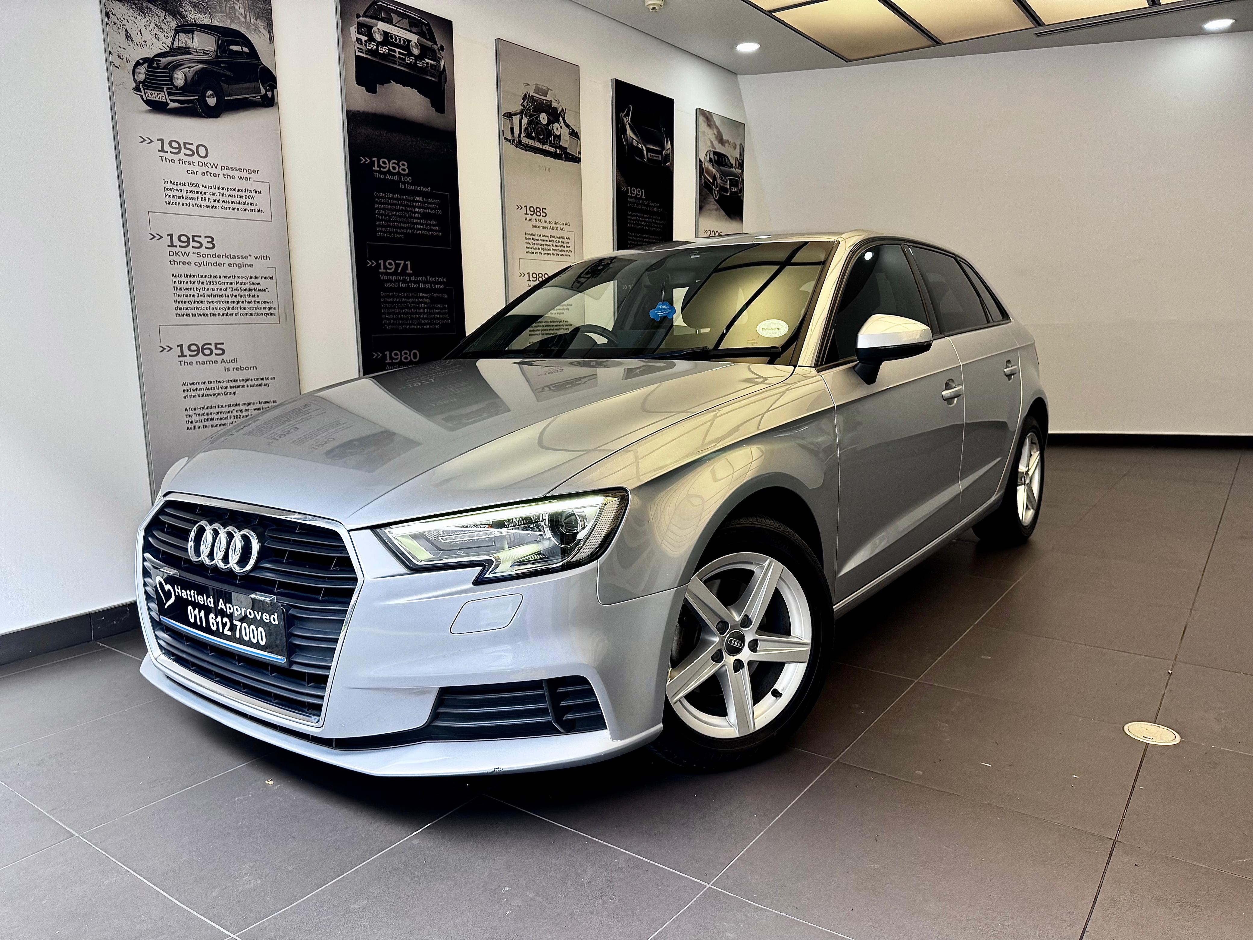 2019 Audi A3 Sportback 1.0 T FSi Q2FyTGlzdGluZzo0MTc1MzM R289950 | Avo Auto