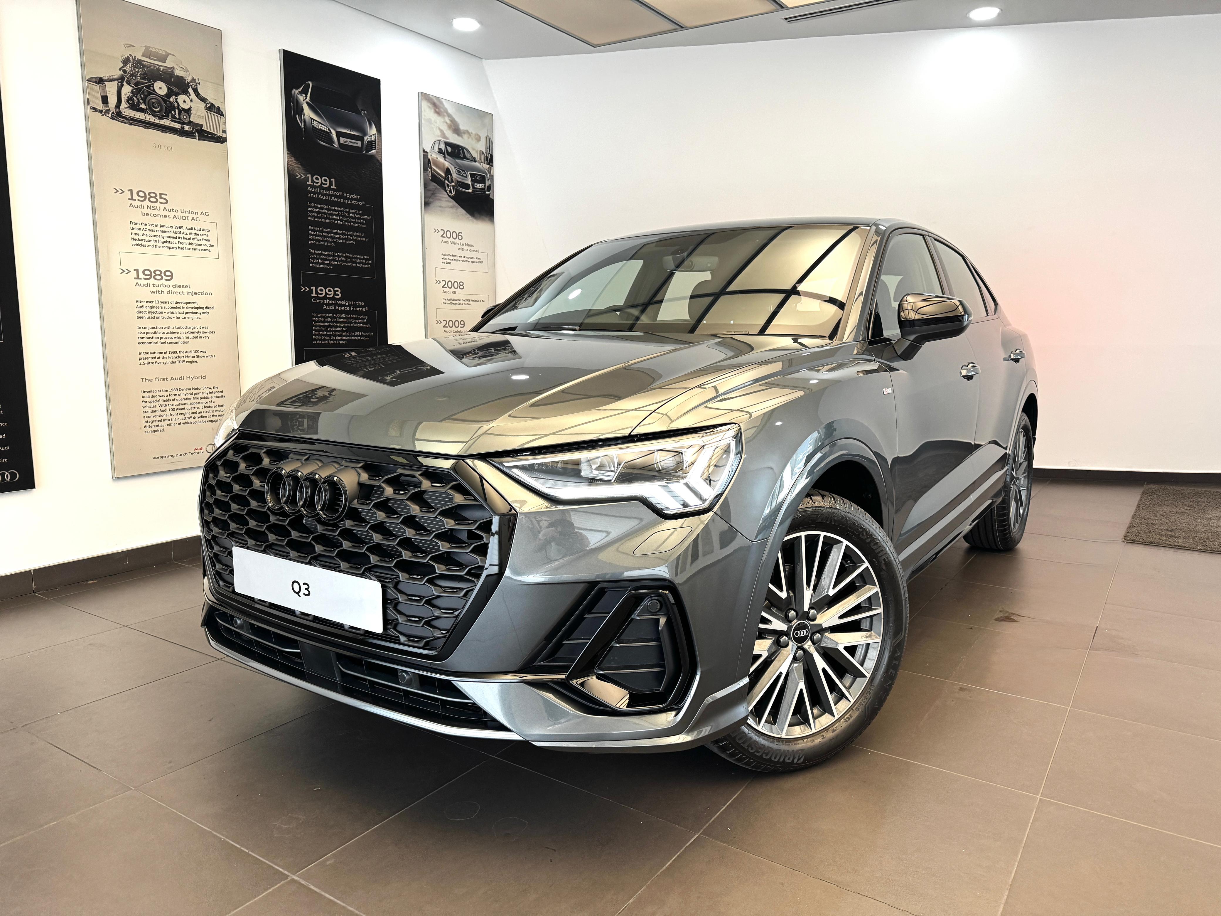 2025 Audi Q3 Sportback 35 TFSi Black Edition Q2FyTGlzdGluZzo0MTc1NTc ...