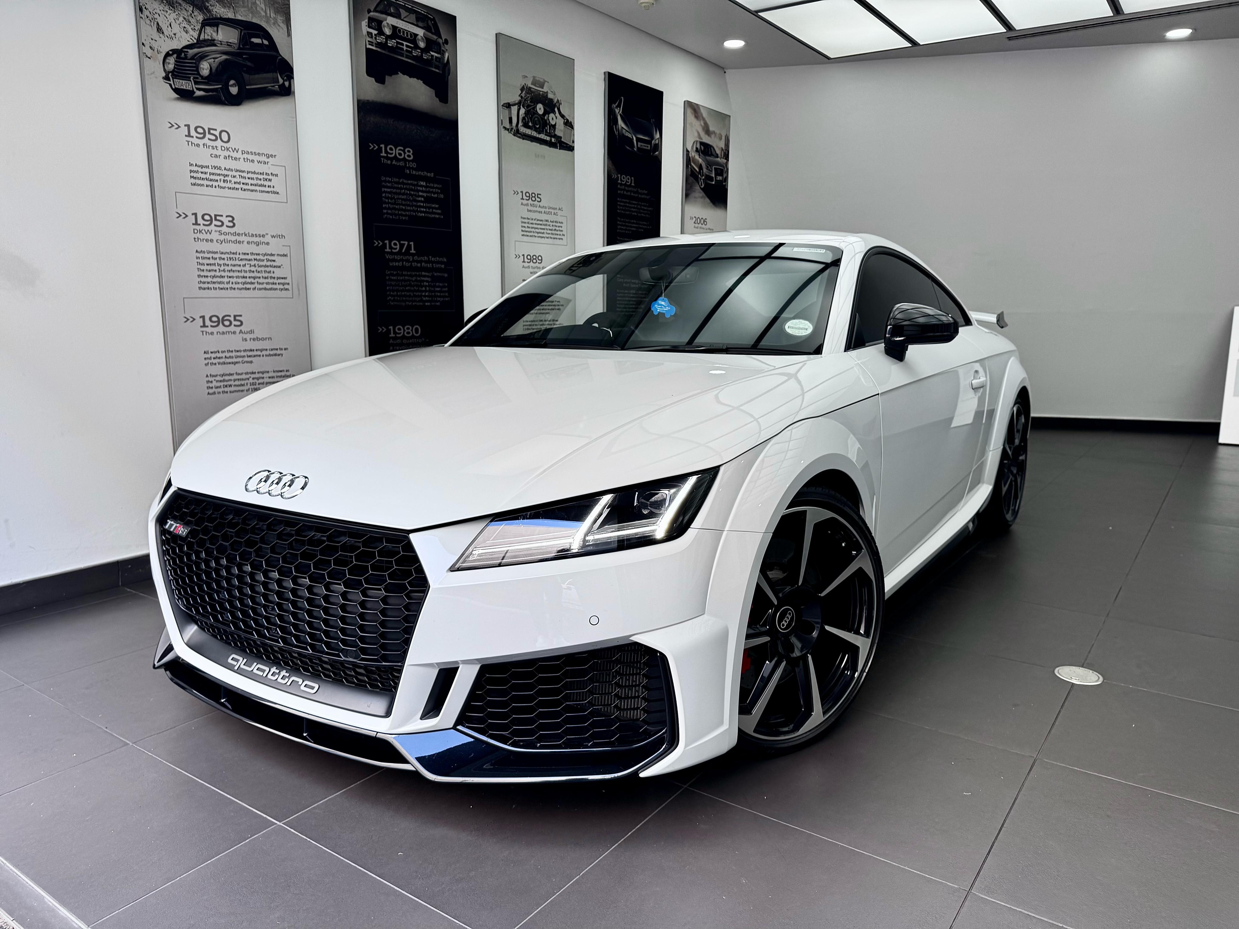2022 Audi TT RS 294 kW Quattro Coupe S-Tronic Q2FyTGlzdGluZzo0NDgyNTE ...