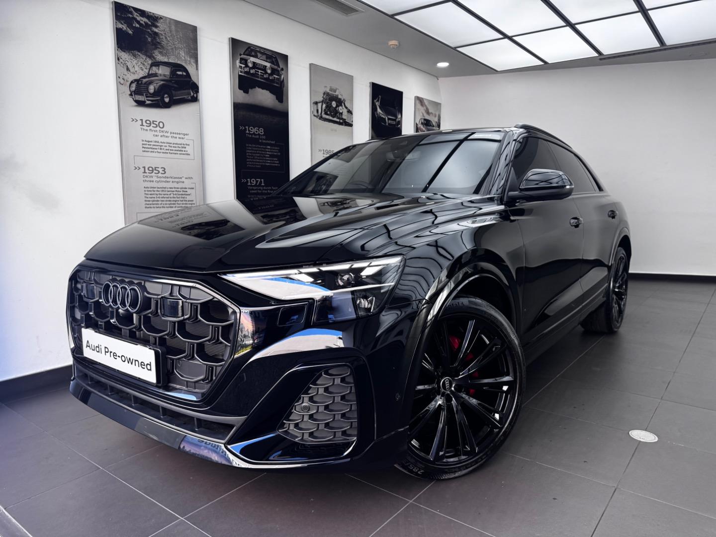 2025 Audi Q8 45TDi Quattro Tiptronic Black Edition Q2FyTGlzdGluZzo0OTQ1OTA R1919950 | Avo Auto