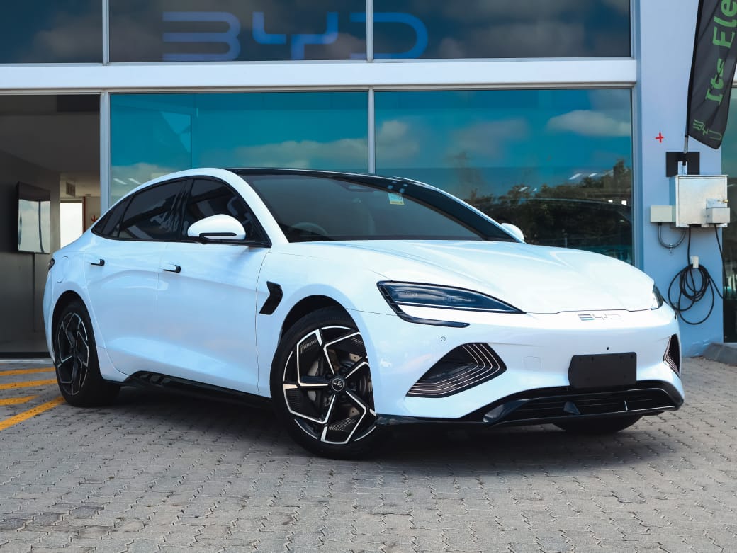 2025 BYD Seal AWD Q2FyTGlzdGluZzo0MzkwNzM R1190000 | Avo Auto