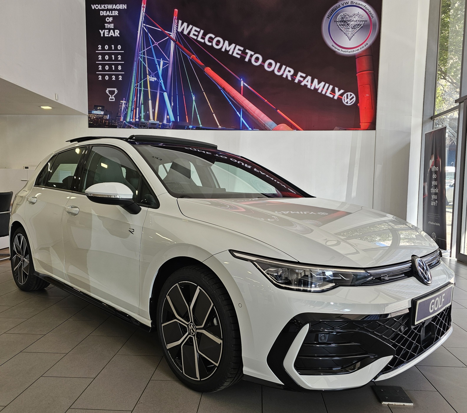 2025 Volkswagen VW Golf 8 1.4 TSi R-Line Plus Q2FyTGlzdGluZzo0NTMwNDY ...