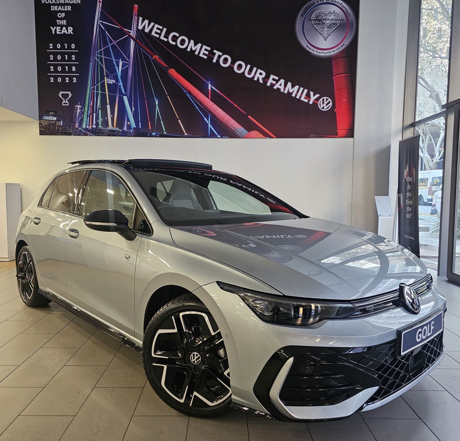 2025 Volkswagen VW Golf 8 1.4 TSi R-Line Plus Q2FyTGlzdGluZzo0Njg0Mjc ...