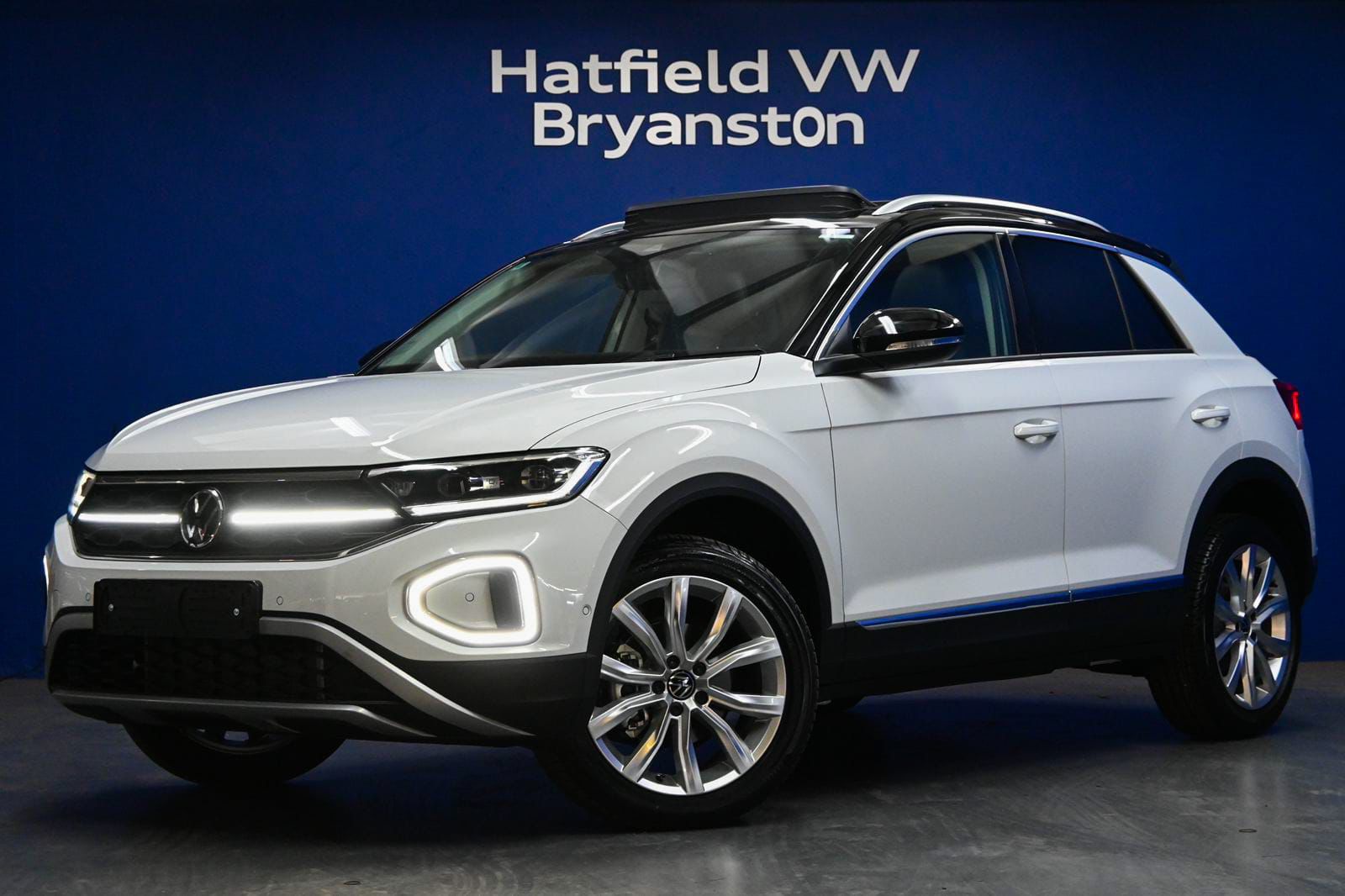 2025 Volkswagen VW T-Roc TSI Design 110kW Q2FyTGlzdGluZzo0MjEyMDA ...