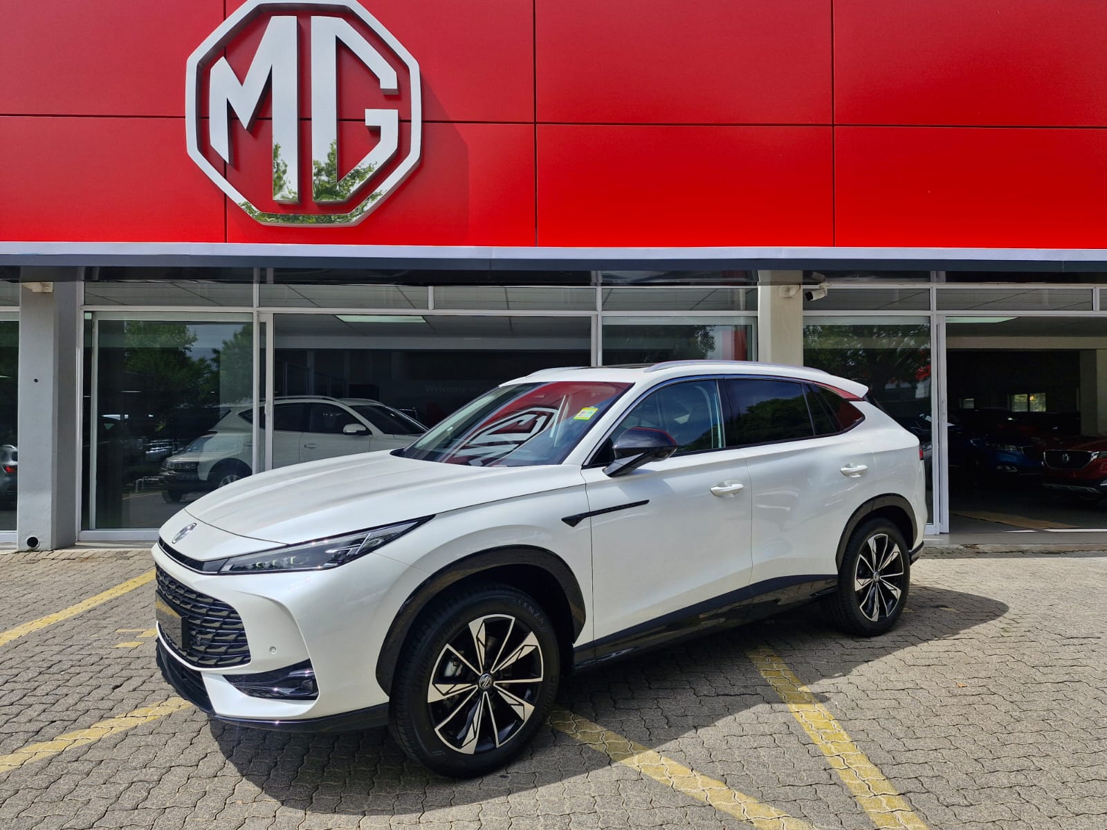 2025 MG HS 1.5T Del Auto Q2FyTGlzdGluZzo0MjA5OTI R449995 | Avo Auto