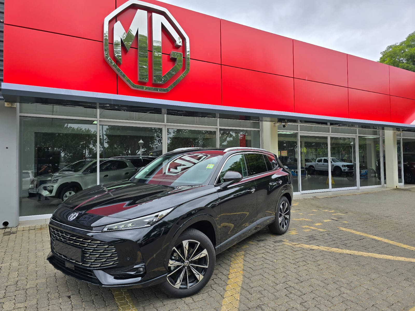 2025 MG HS HG 1.5T Lux Auto Q2FyTGlzdGluZzo0NjU1ODE R534900 | Avo Auto