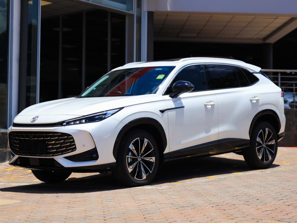 2025 MG HS 2.0T Lux Auto Q2FyTGlzdGluZzo0NDE2NTM R665900 | Avo Auto