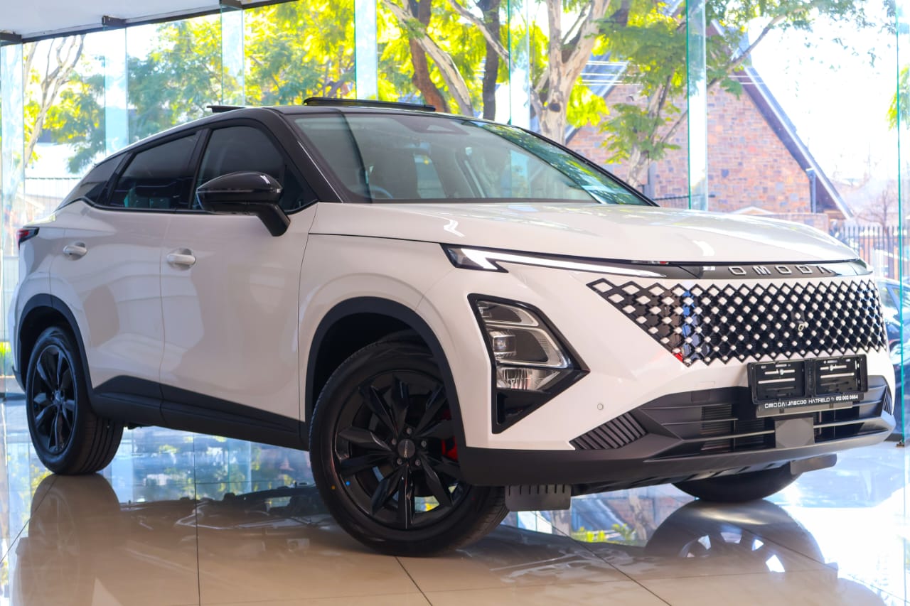 2025 Omoda C5 1.5T Elegance X Q2FyTGlzdGluZzo0OTM2NzI R459900 | Avo Auto