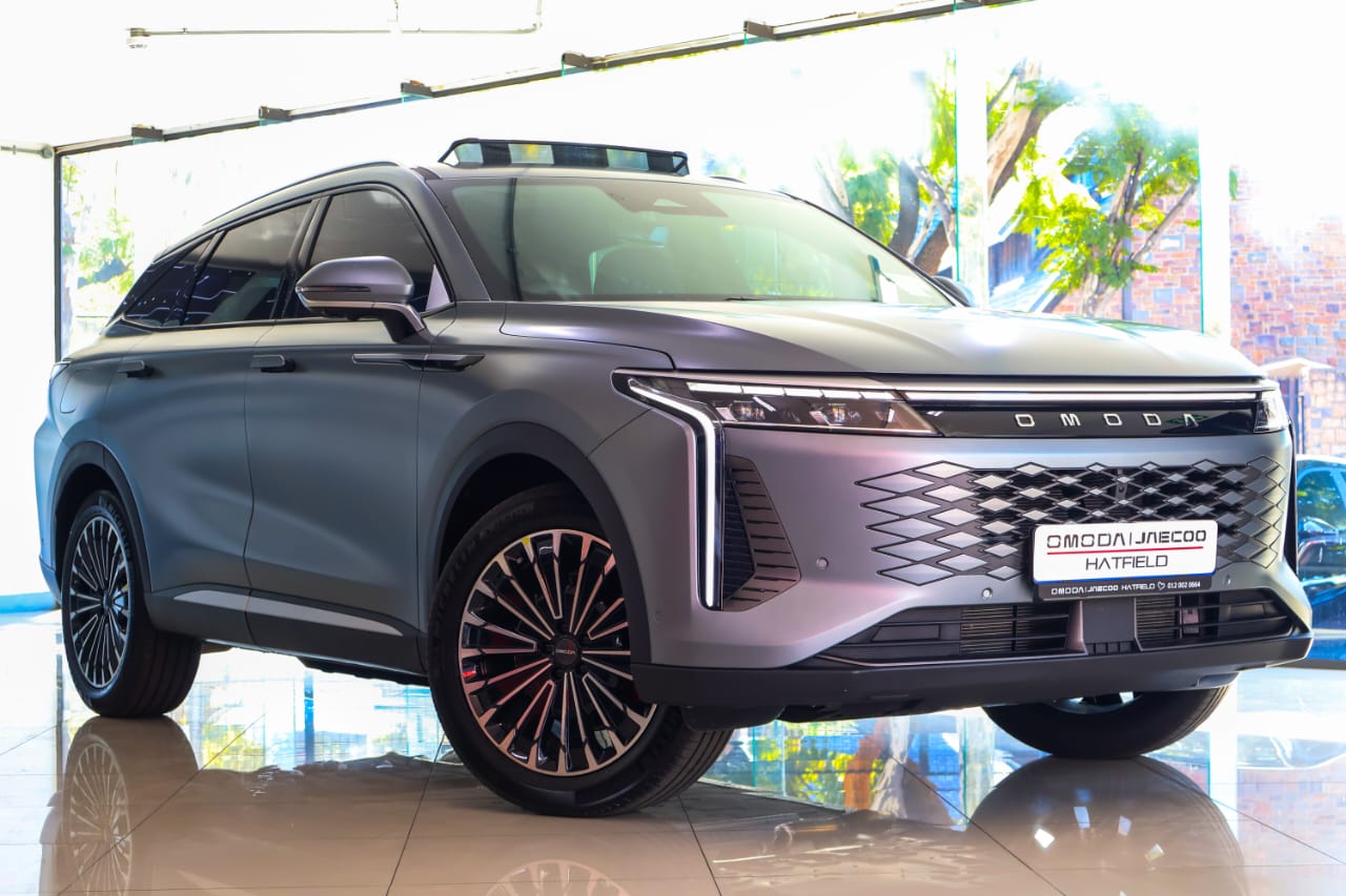 2025 Omoda C9 1.5T PHEV Explore AWD Q2FyTGlzdGluZzo0OTM3ODg R829900 ...