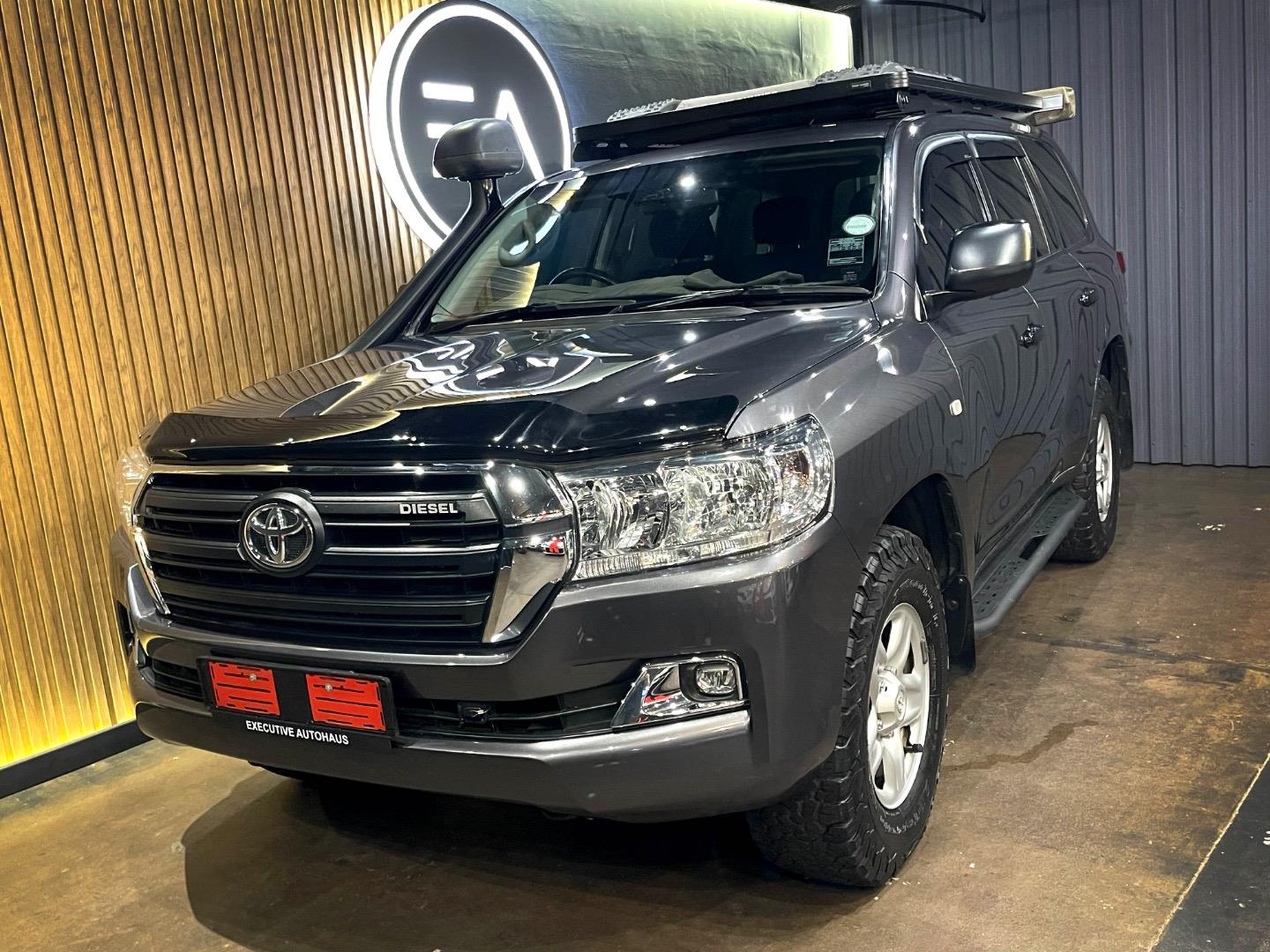 2018 Toyota Land Cruiser 200 GX 4.5D V8 Auto Q2FyTGlzdGluZzo0NDA3NjY ...