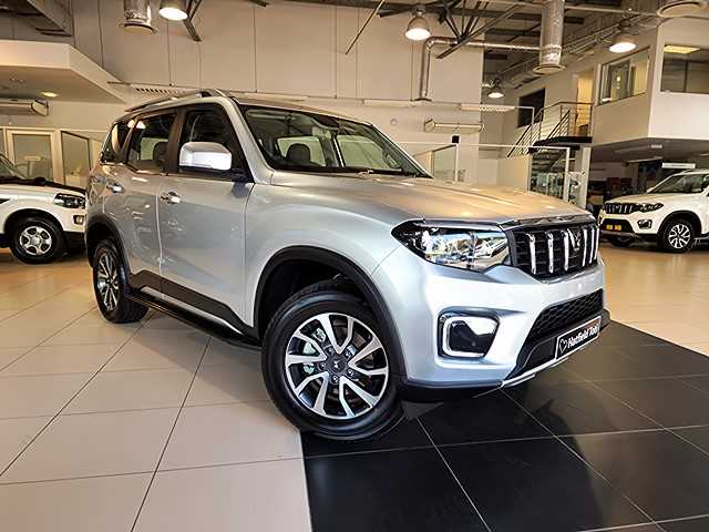 2025 Mahindra Scorpio-N 2.2D Auto 4x4 Z8L Q2FyTGlzdGluZzo0MTU2Njc ...