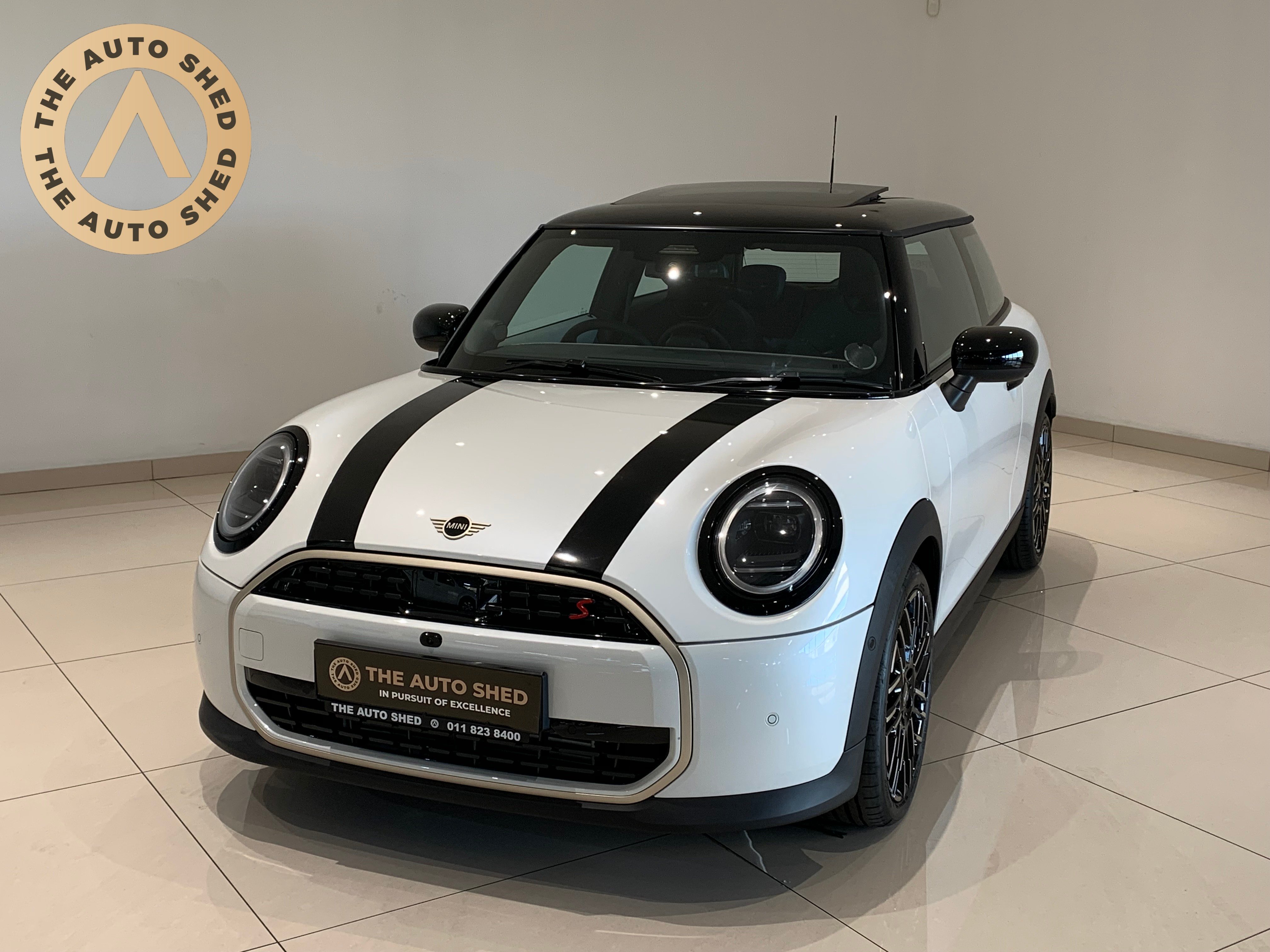 2024 MINI Cooper S Mark III 135 kW Q2FyTGlzdGluZzozNTI3Njk R689900 ...