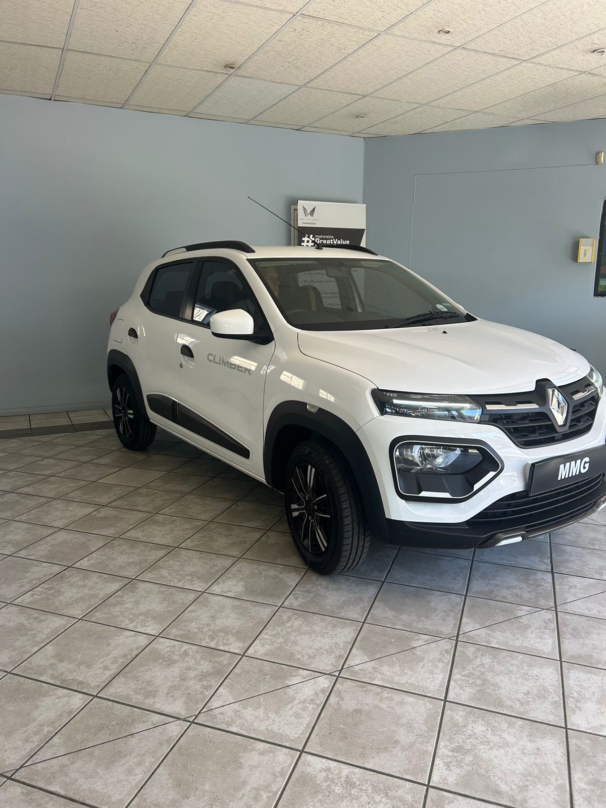 2024 Renault Kwid 1.0 Climber 5 Door Q2FyTGlzdGluZzo0MDUzNDY R189900 ...