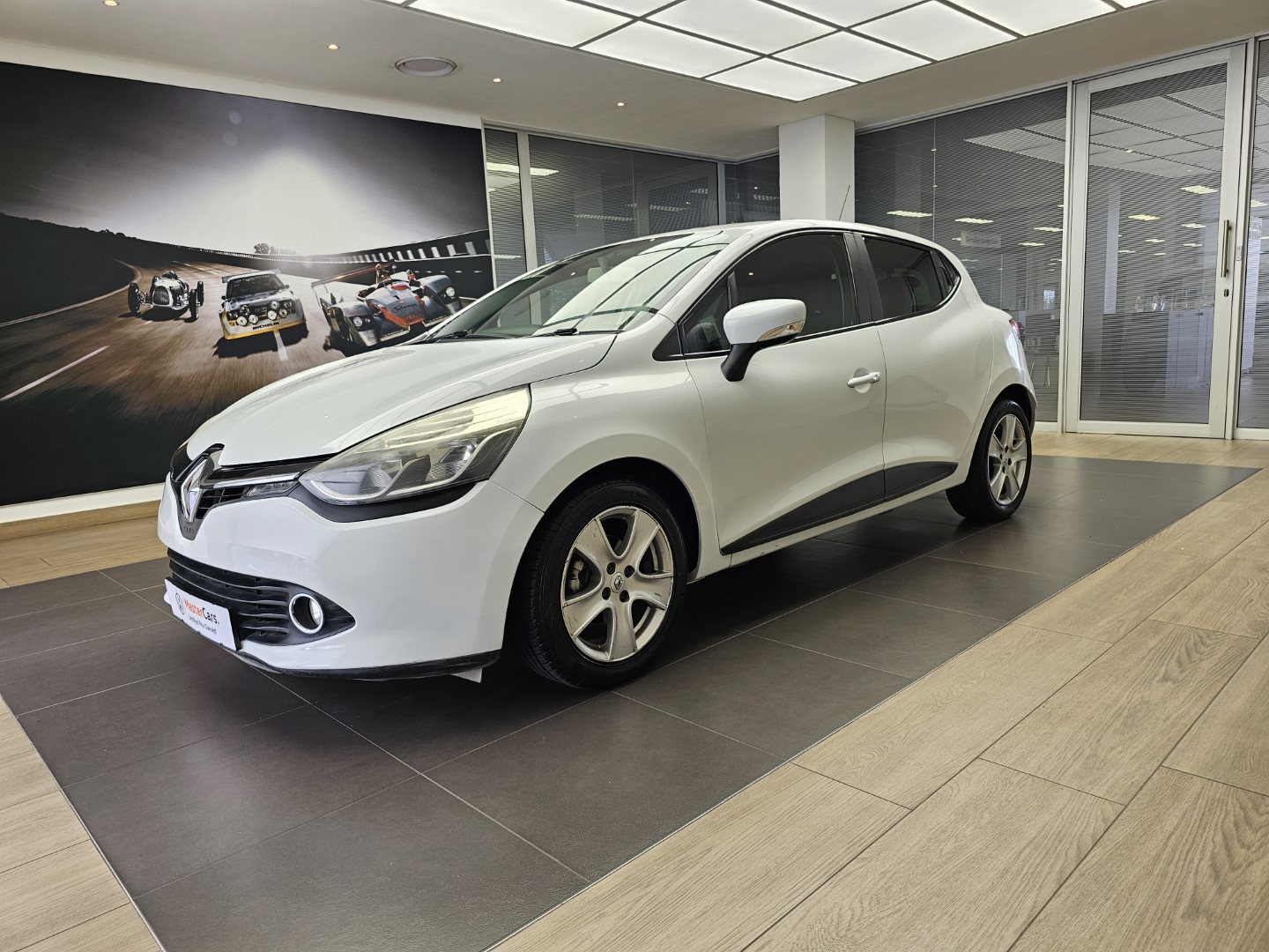 2014 Renault Clio IV 900T 66kW Expression 5 Door ...