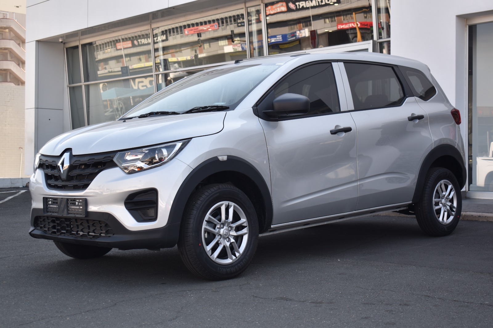 2025 Renault Triber 1.0 Zen Q2FyTGlzdGluZzo0ODk3MDA R238990 | Avo Auto