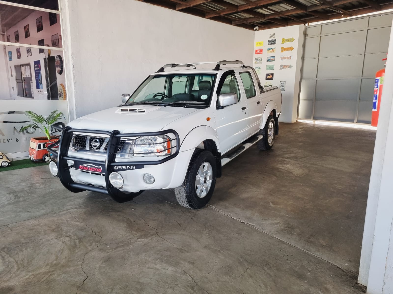 2016 Nissan Hardbody NP 300 Hardbody NP300 2.5 TDi Hi-Rider Double Cab ...