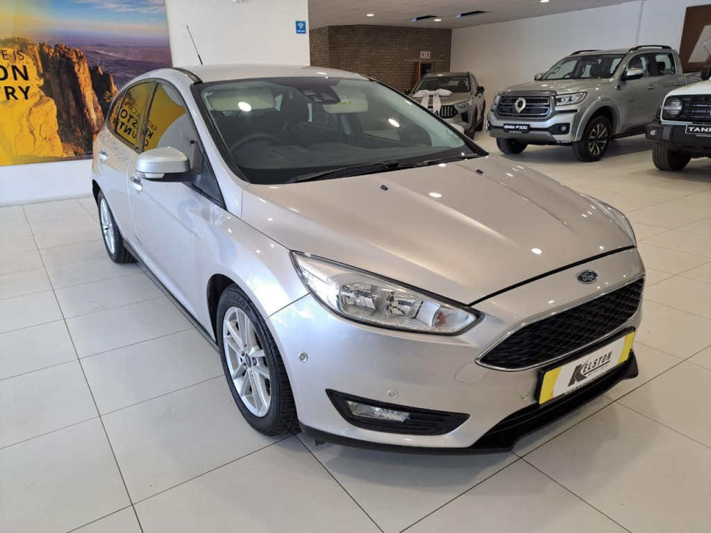 2015 Ford Focus 1.0 EcoBoost Trend 5 Door Hatch Q2FyTGlzdGluZzo0OTIzNTk ...