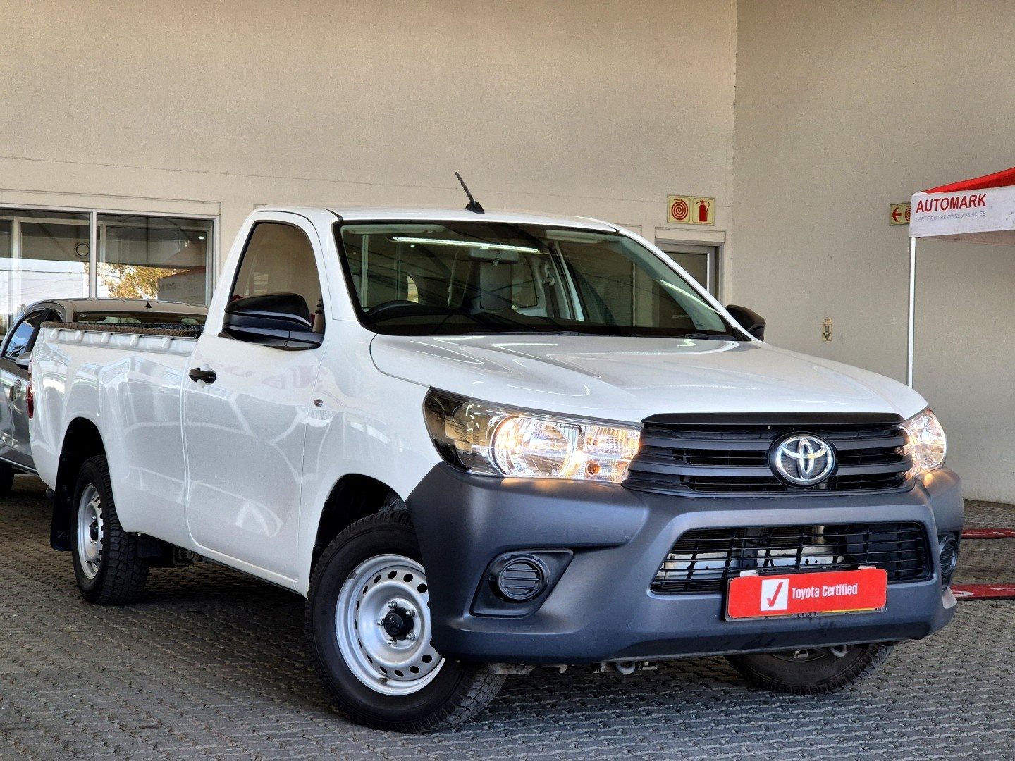 2024 Toyota Hilux 2.0 VVTi Aircon Single Cab Q2FyTGlzdGluZzo0NzU2MTA ...