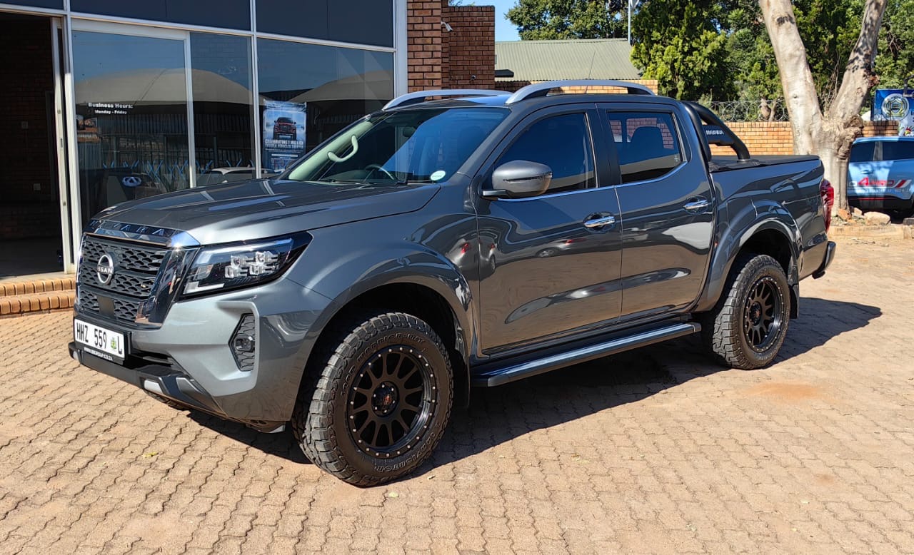2025 Nissan Navara 2.5D Double Cab LE 4x2 Q2FyTGlzdGluZzo0Nzg2MTg ...