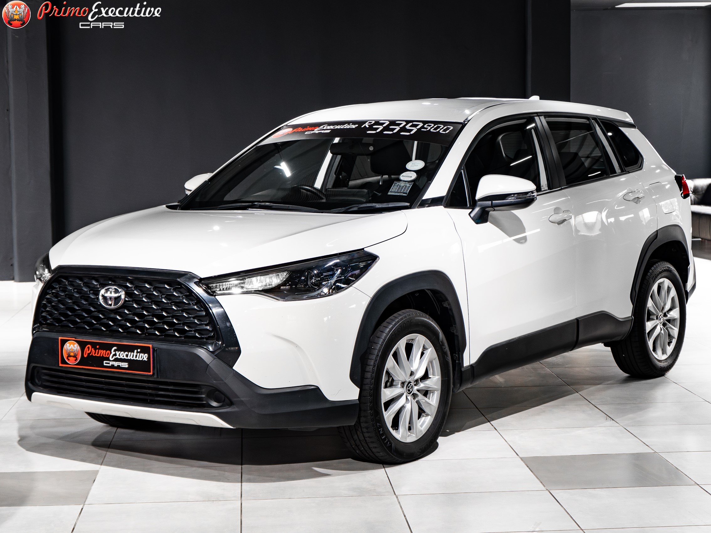 2022 Toyota Corolla Cross 1.8 XI Q2FyTGlzdGluZzo0Mjc3NzE R339900 | Avo Auto