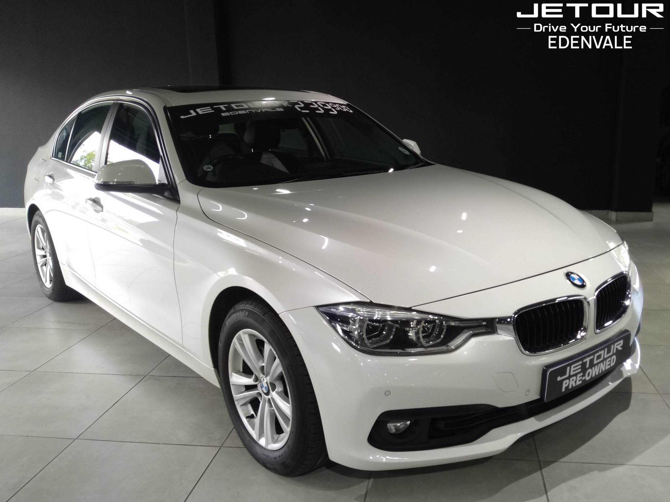 2017 BMW 318 - F30 318i F30 Auto Q2FyTGlzdGluZzozOTU4ODI R229900 | Avo Auto