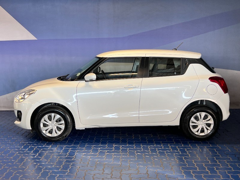 2022 Suzuki Swift 1.2 GL Hatch Auto Q2FyTGlzdGluZzo0NTE4MzQ R209900 ...