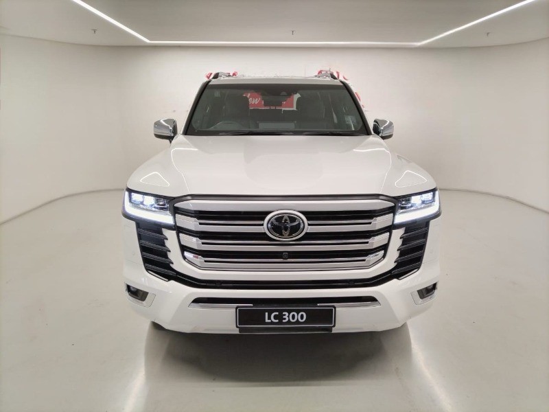 2024 Toyota Land Cruiser 300 3.5T V6 ZX Q2FyTGlzdGluZzozMzgxNTE R1989500 | Avo Auto
