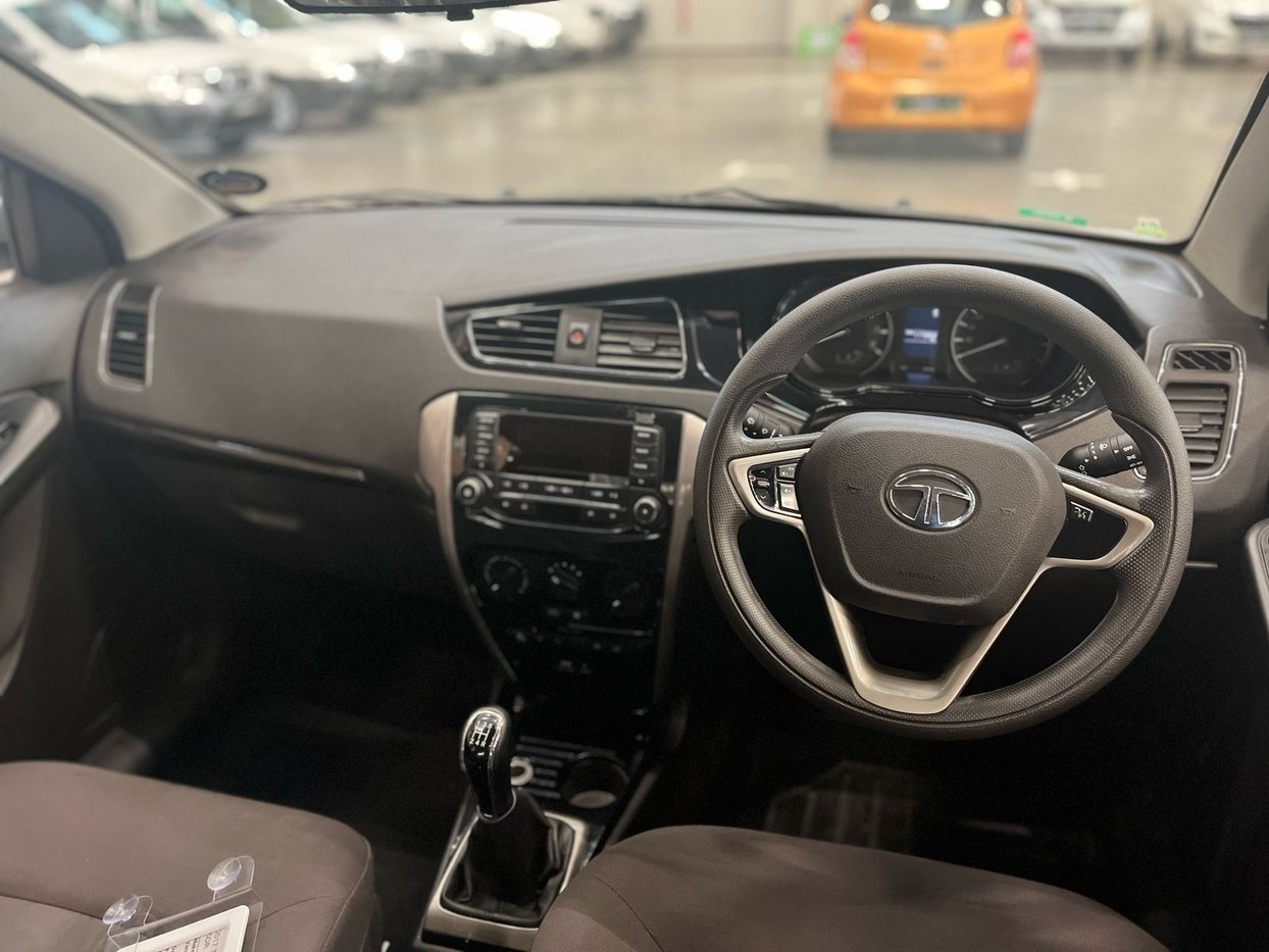 tata bolt interior