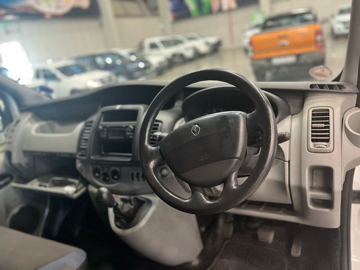 renault trafic 2014 interior