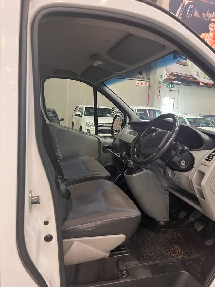 renault trafic 2014 interior