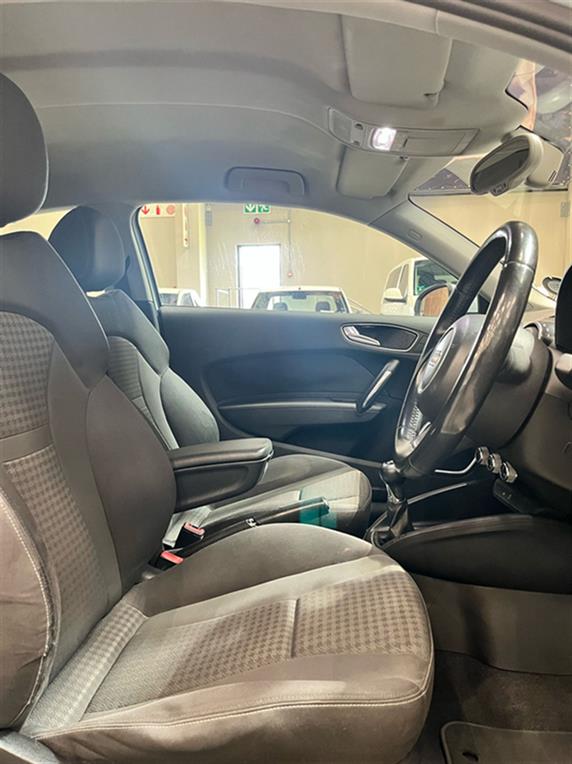 2011 audi a1 interior