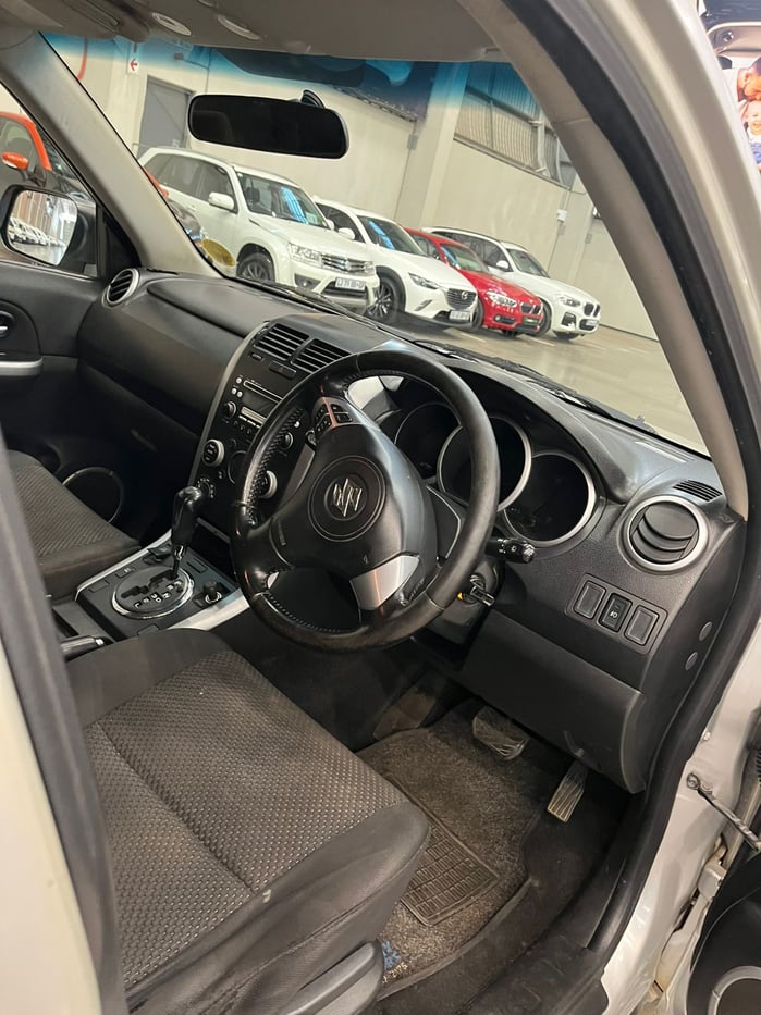 vitara 2008 interior