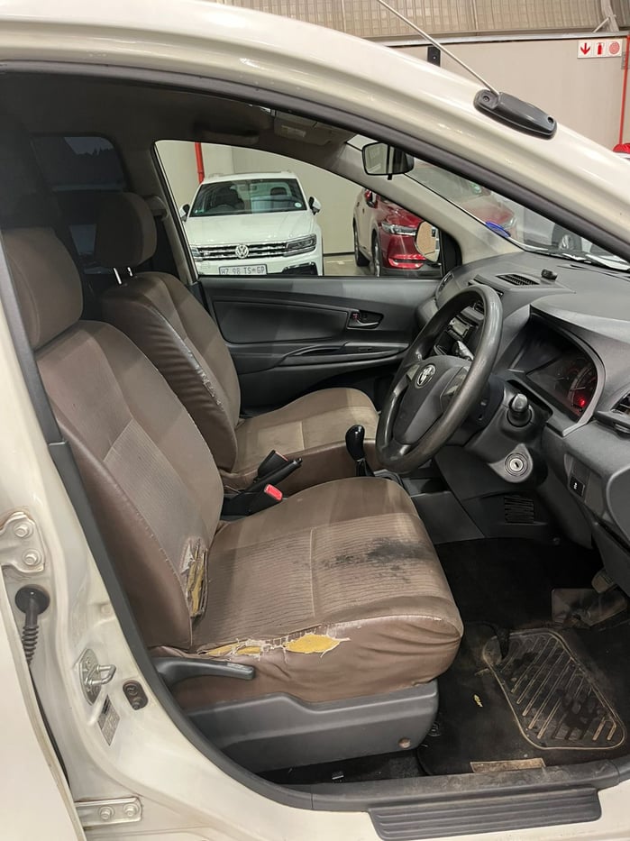 avanza interior design